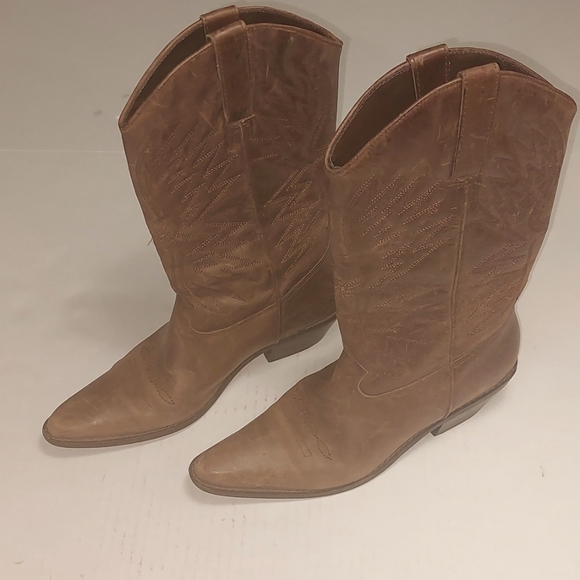 Matisse | Shoes | Matisse Brown Leather Pointy Toe Boots Size 65m ...
